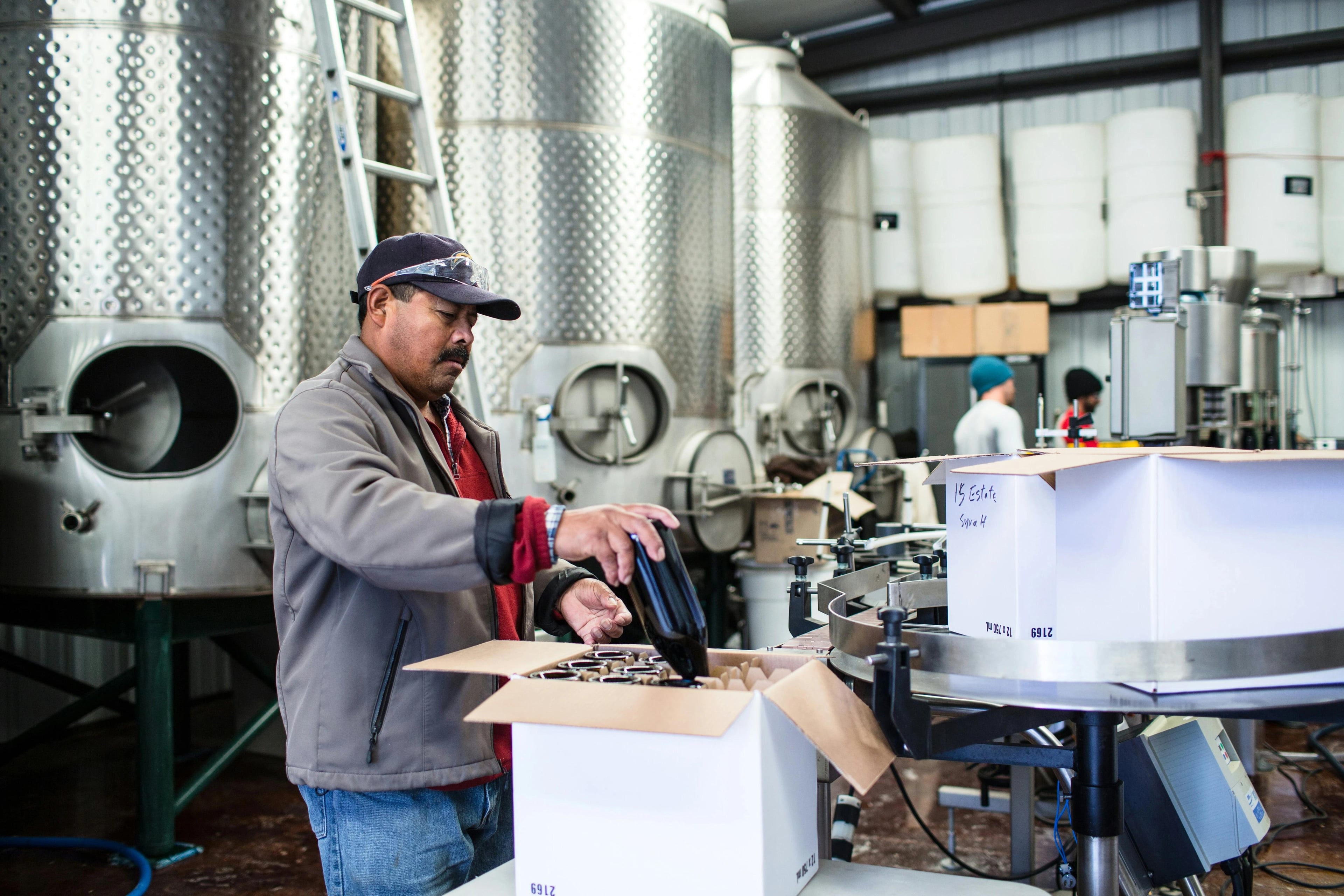 Alcohol shipping: How to ship alcohol internationally | Starshipit